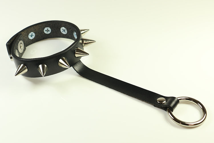 Spiked Bracelet with Finger Strap and Metal O-ring| Leatherpunk